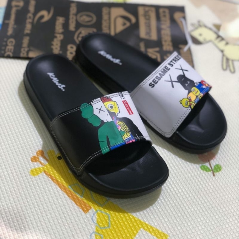 Jual Sendal Couple Murah Sandal Uniqlo Sesame Street Supreme Sandal ...