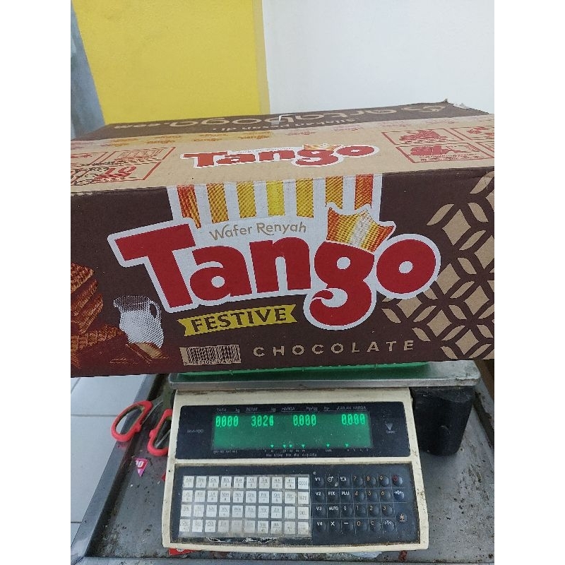 Jual Tango wafer chocolate tin 290 (karton) | Shopee Indonesia