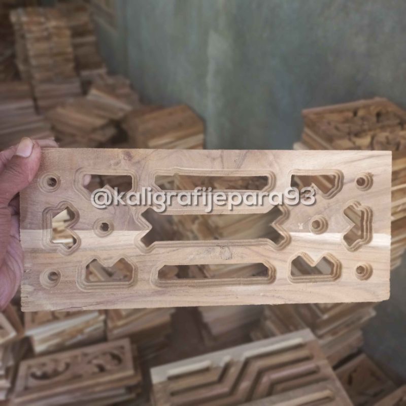 Jual Roster Kayu Jati Ukir, Loster Ventilasi Kayu Jati Motif Ukiran ...