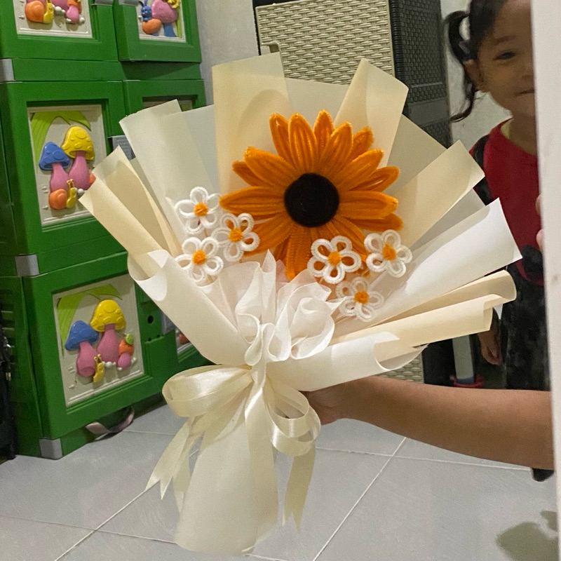 Jual Buket bunga kawat // bucket kawat bulu / pipe cleaner flower ... Jual Buket bunga kawat // bucket kawat bulu / pipe cleaner flower ...