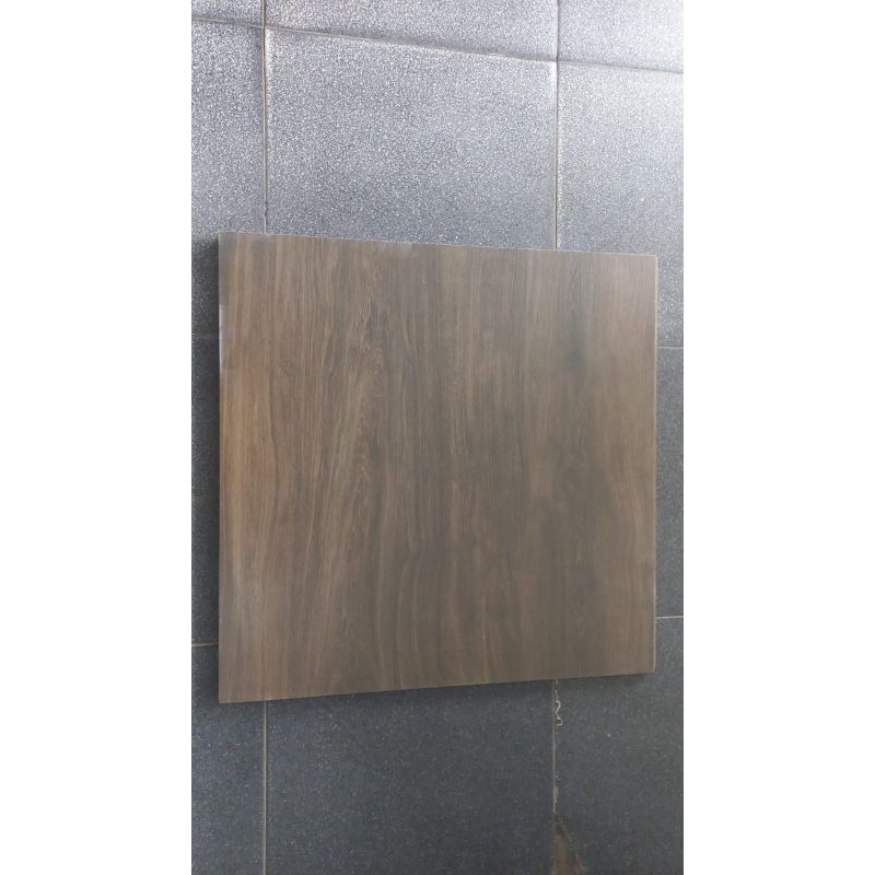 Jual granit 60x60 motif kayu alpine brown infiniti | Shopee Indonesia