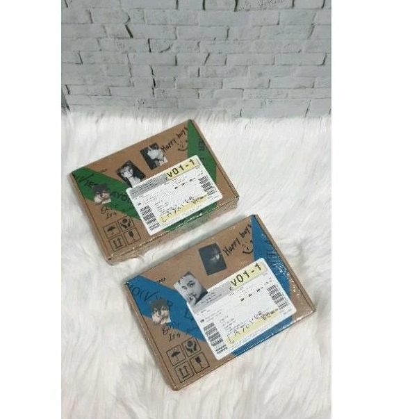 Jual ALBUM V KIM TAE HYUNG 'LAYOVER'READY STOCK BLUE AND GREEN VERSION ...