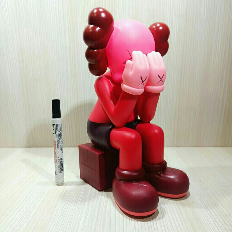 Jual Mainan figureKaws red sitTinggi sekitar 12 inchBahan ...