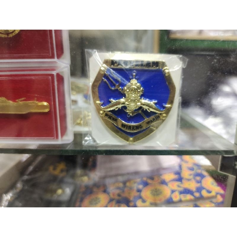 Jual Emblem Baret Penyelam dan Kapal Selam Krom (Sepuh) TNI-AL | Shopee ...