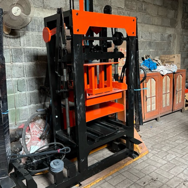 Jual Mesin press batako tipe UNP 10 cetak 4 batako model dan ukuran ...