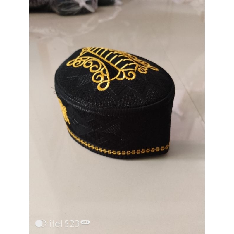 Jual Peci Kopiah putih Malaysia Lokal Motif Pintun Aceh / Songkok Haji ...