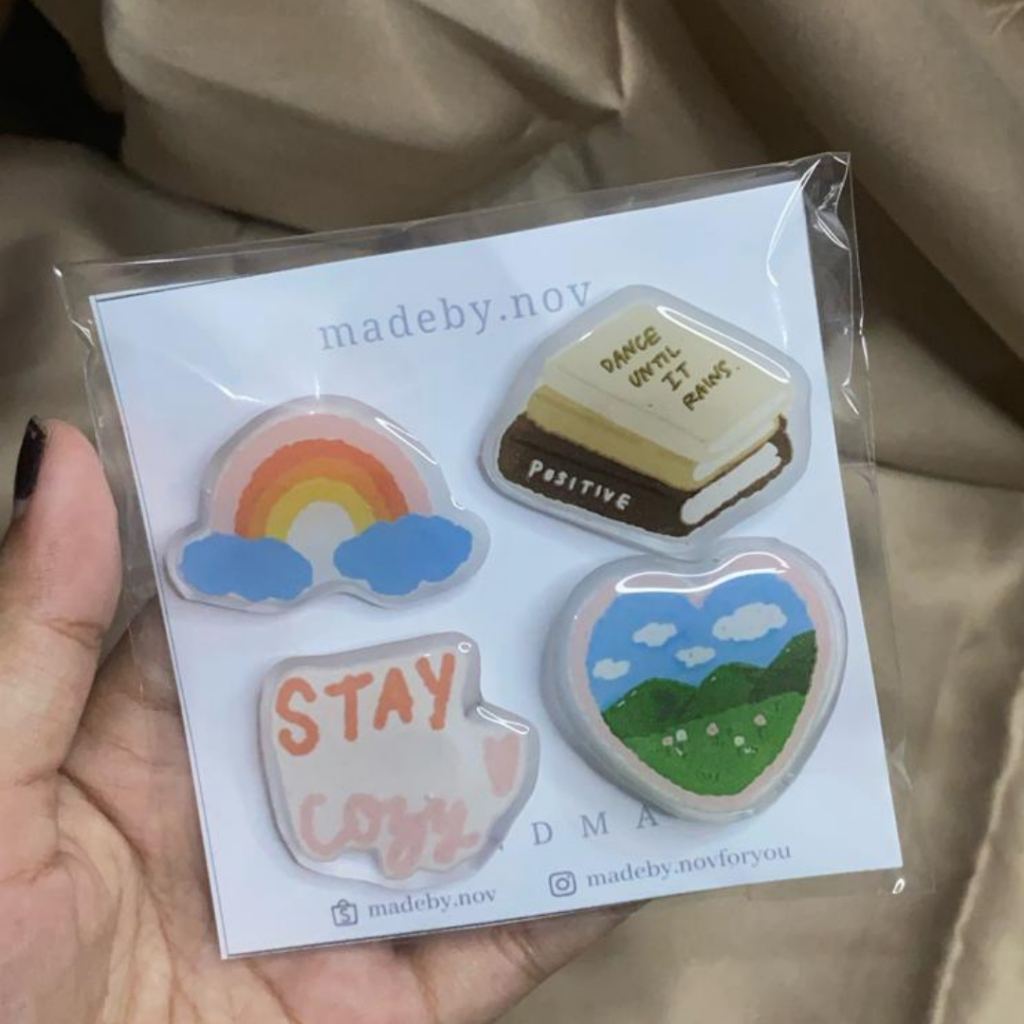 Jual PIN ACRYLIC SET/ PIN AESTHETIC/ PIN TAS/ PIN KEKINIAN/ MURAH ...