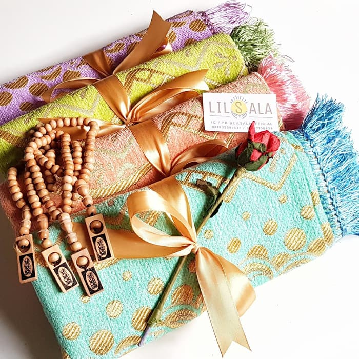 Jual [AR2] SOUVENIR SAJADAH FREE TASBIH KAYU TAHLIL KADO PERNIKAHAN ...