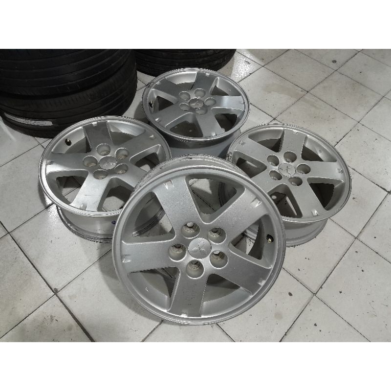 Jual Velg pelek mobil Second OEM mitsubishi Delica ring 16 bisa xpander inova cery apv grandmax ...