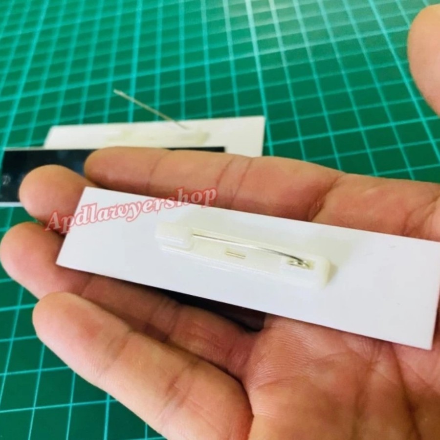 Jual Akrilik Papan Nama Dada Acrylic Name Tag Hitam Putih Plus Peniti ...