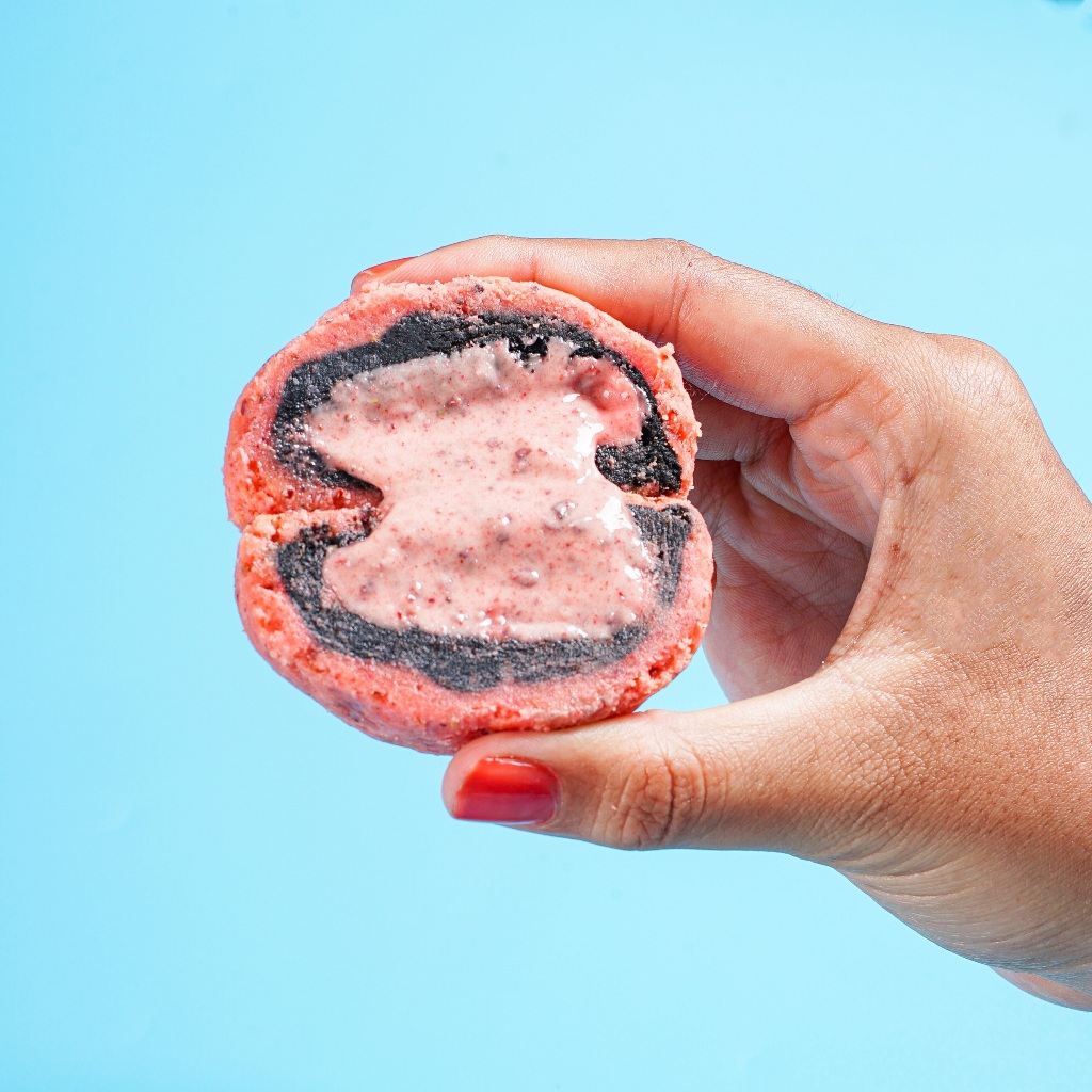 Jual Pipiltin Cocoa Baked Chocolate - Strawbeery Blush Cookie | Shopee ...