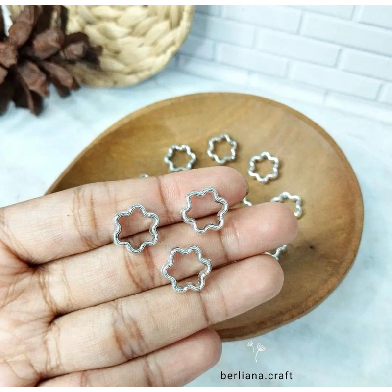 Jual (+- 35pcs) Ring Pandora BUNGA Silver dan Warna *Min Order 20k ...