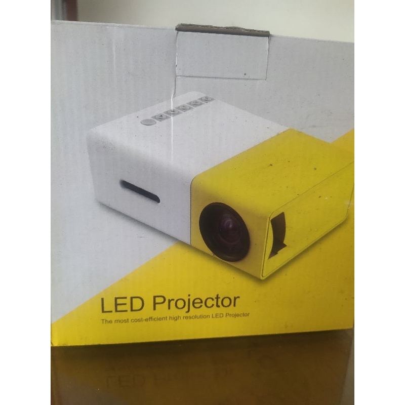 Jual Mini Proyektor LED YG300 / YG-300 / YG 300 LCD Portable Projector ...