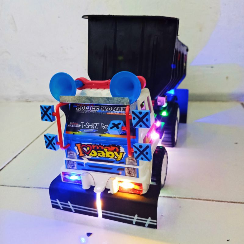 Jual Mainan mobilan modifikasi truk ttp 02 pake lampu kedap kedip ...