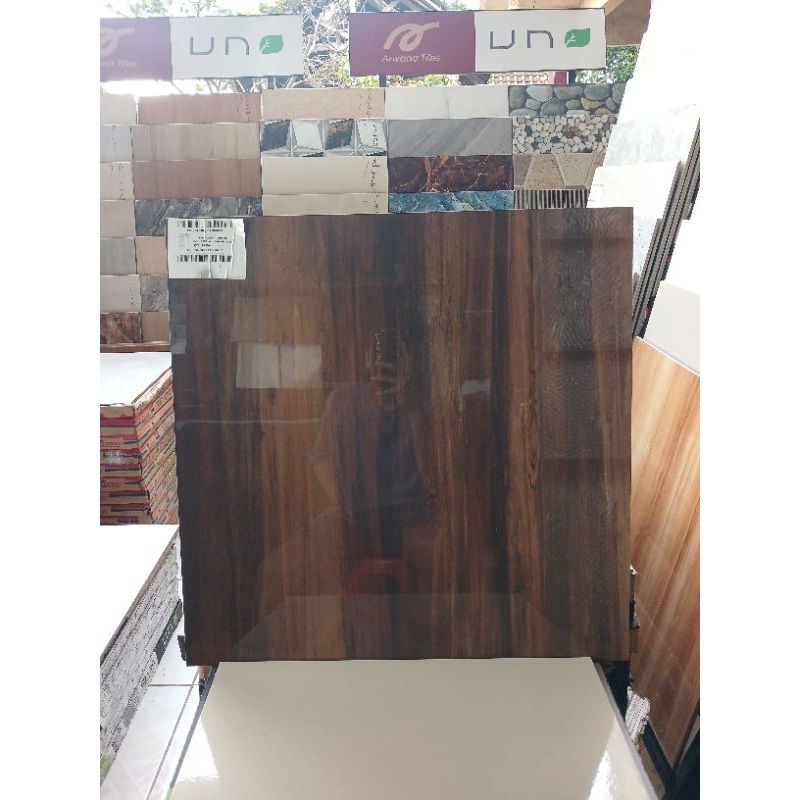 Jual Granit Motif Kayu Glossy Ukuran 60x60 | Shopee Indonesia