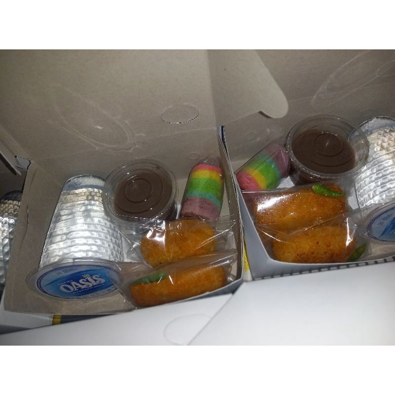 Jual aneka snack box by request | Shopee Indonesia