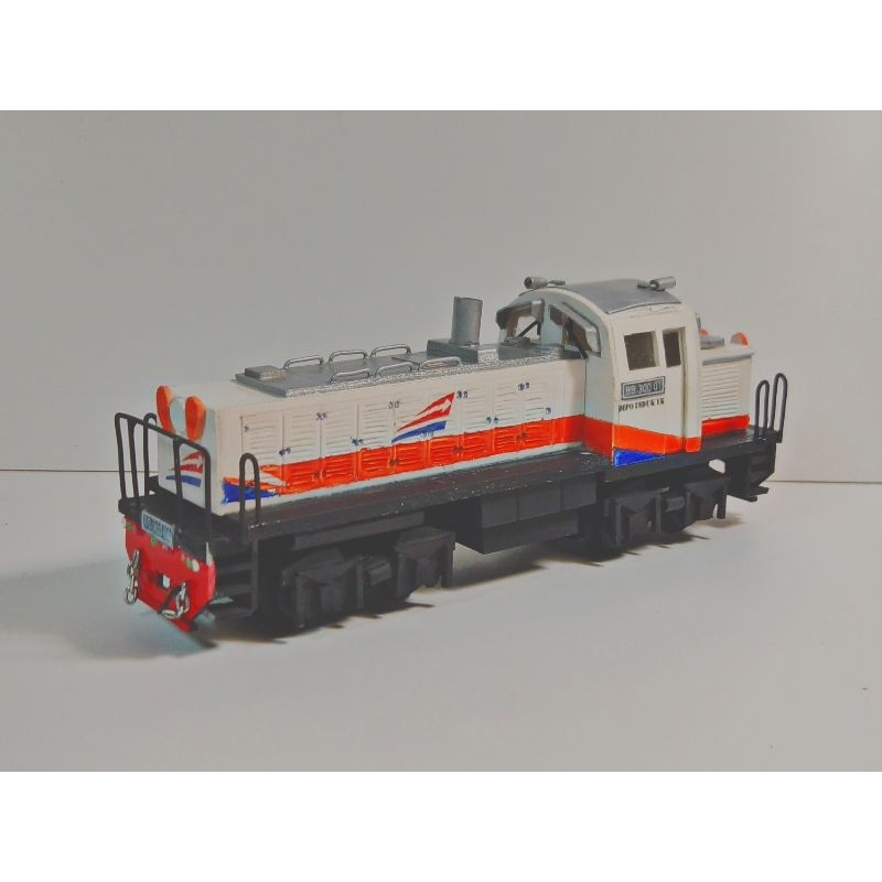 Jual Miniatur Lokomotif BB300 Logo KAI 2011 Skala 1:87 | Shopee Indonesia