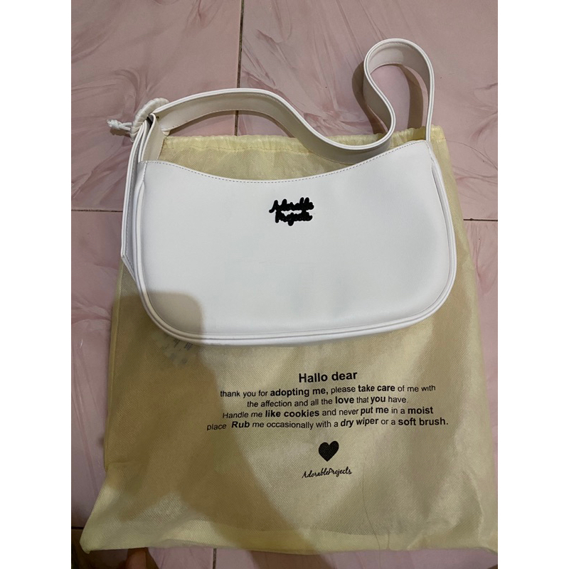 Jual Preloved Shoulder bag Adorable Project / sling bag | Shopee Indonesia