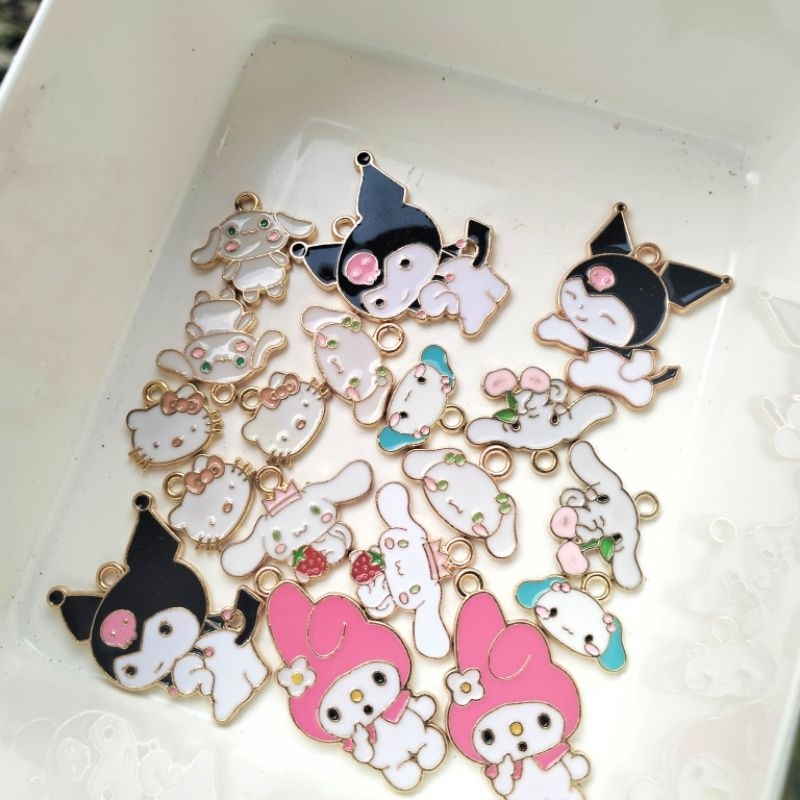 Jual (1pcs) Charm enamel epoxy seri sanrio Kuromi Cinamon roll My ...