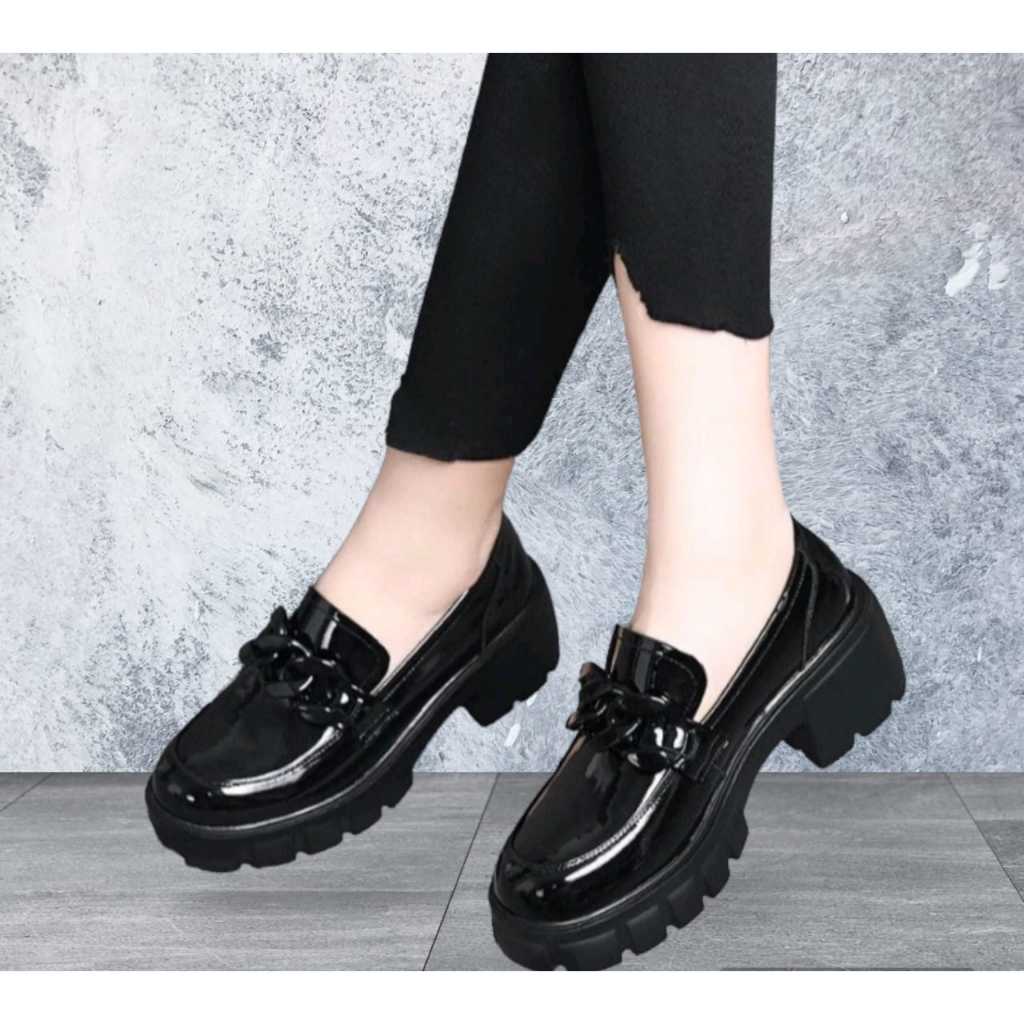 Jual sepatu wanita slip on loafer kekinian trendy /sepatu docmar viral ...