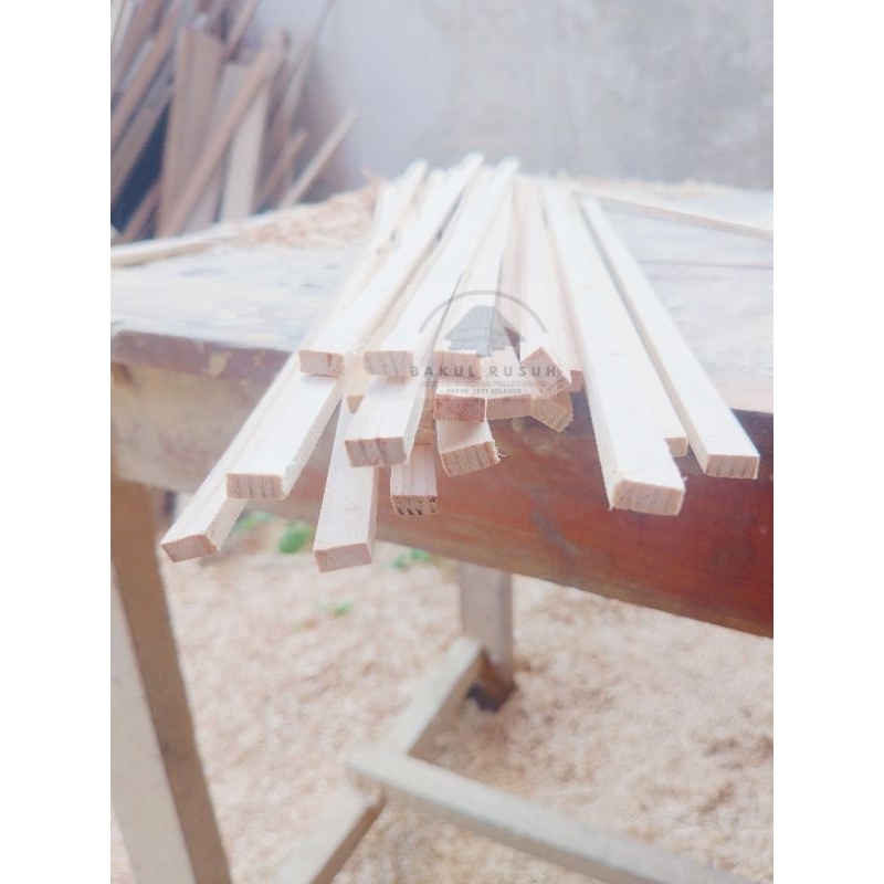 Jual lis tipis kayu jati belanda tebal 1x0,5x50 cm | Shopee Indonesia