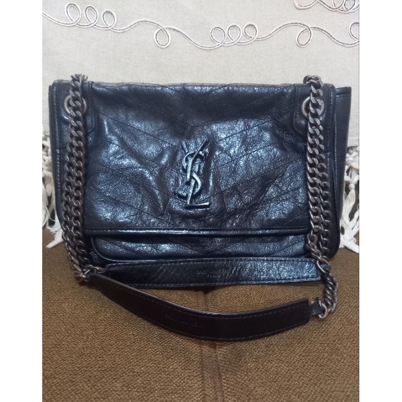 Jual Harga ambyar!!! Minus kikis di logo, vatter belakang bawah kecungkil Gak keliatan! PL YSL ...