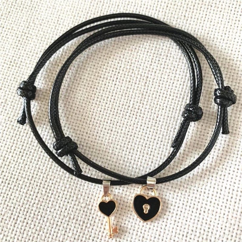 Jual Gelang Kunci Love Couple / Gelang Couple Liontin Gembok Love Kunci ...