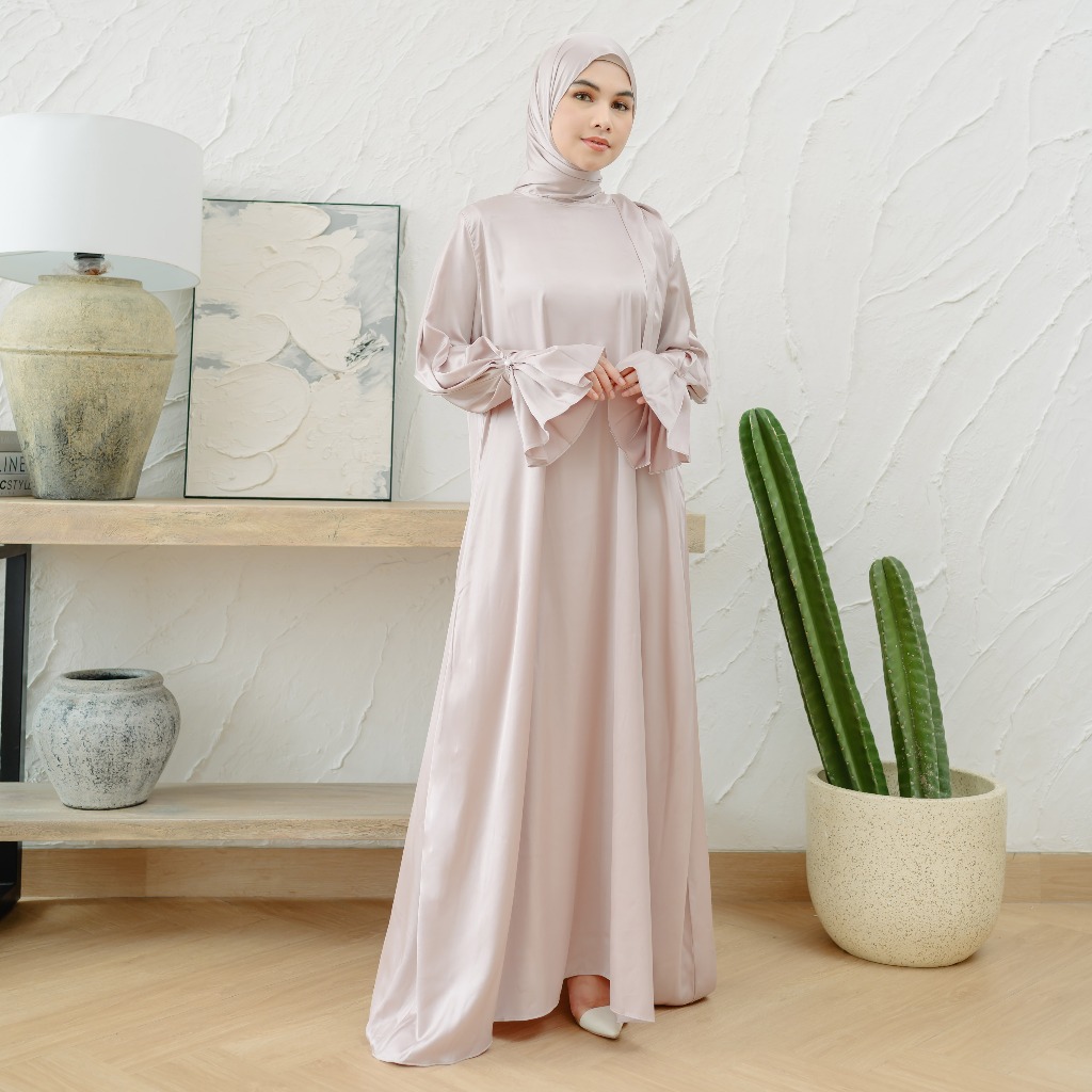 Jual Lozy Hijab - Sabine Silk Dress (Gaun Silk Dress Premium) | Shopee ...