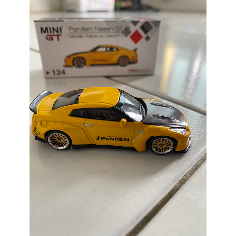 Jual MINI GT R35 Pandem Nissan GT-R (Metallic Yellow w/Carbon) | Shopee ...