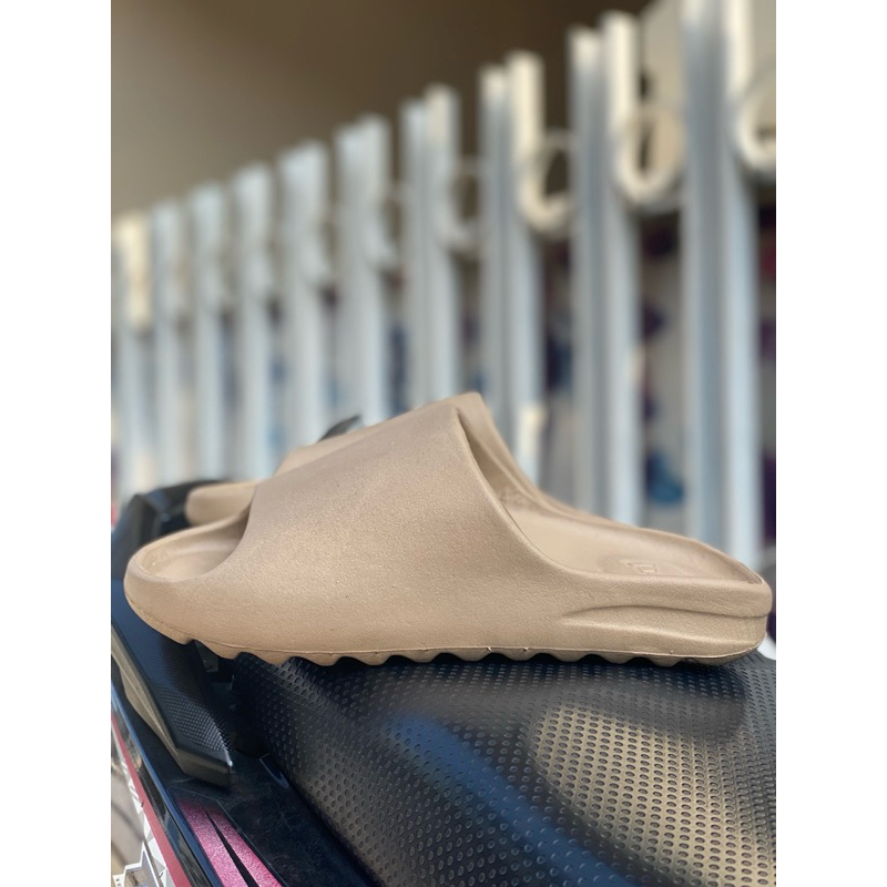 Jual Sandal Adidas Yeezy slide slip on | Shopee Indonesia