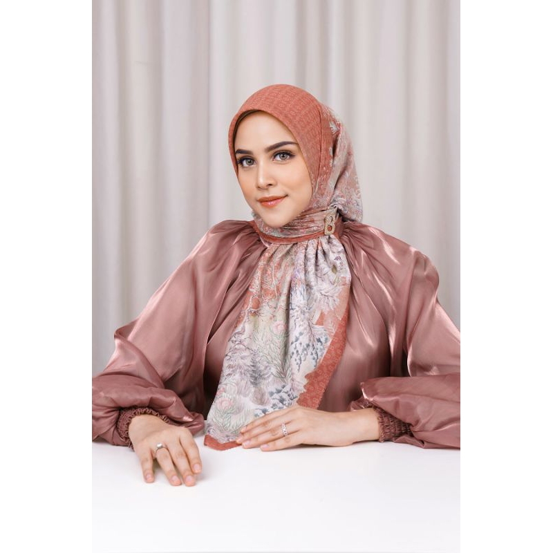Jual Buttonscarves Holiday Series (SIAP GOJEK) | Shopee Indonesia