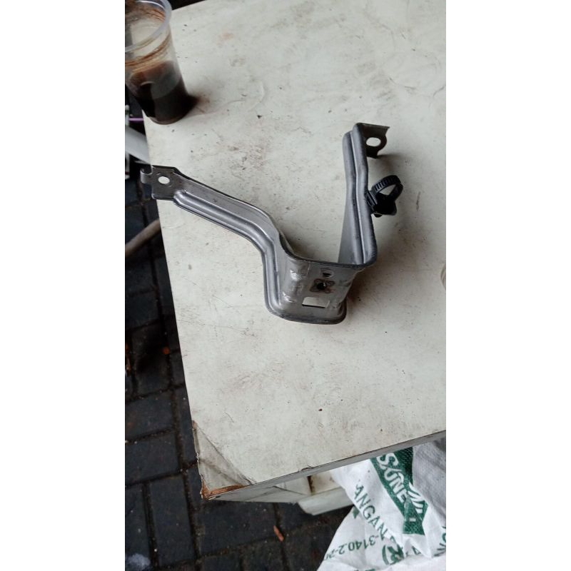 Jual Bracket Console Box Calya Sigra original | Shopee Indonesia