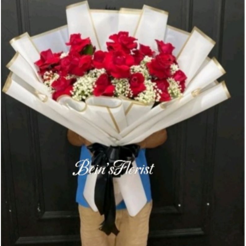Jual BEINS - BUCKET BUNGA MAWAR MERAH MEKAR + BABYBREATH /MAWAR FRESH ...