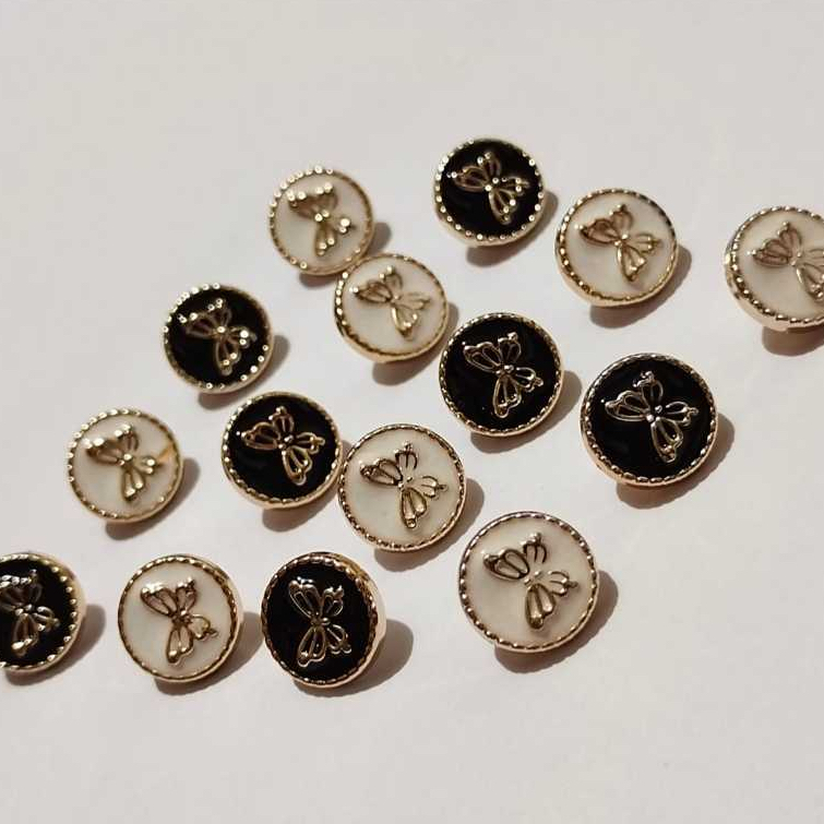 Jual 100 pcs kancing Jamur / Kancing Baju motif Kupu-kupu Hitam putih ...