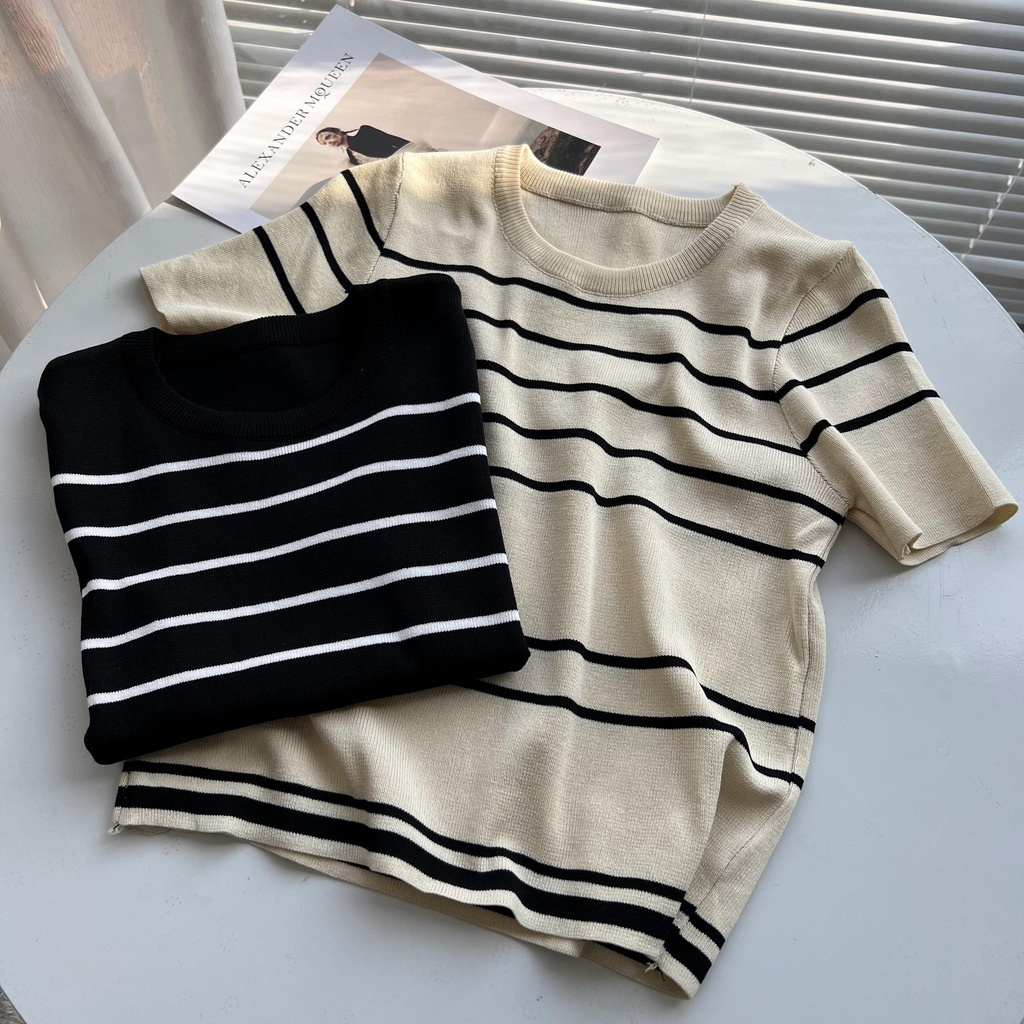 Jual BAJU RAJUT WANITA CROP TOP MOTIF GARIS/ATASAN RAJUT WANITA KOREAN STYLE | Shopee Indonesia