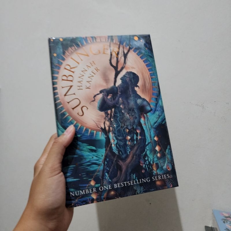 Jual Sunbringer - Hannah Kaner (HC) | Shopee Indonesia