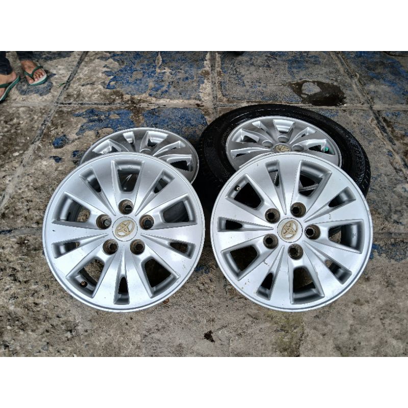 Jual Velg ori bekas mobil innova ring 15 baut 5x114 + ban 1 pcs 205 65 ...