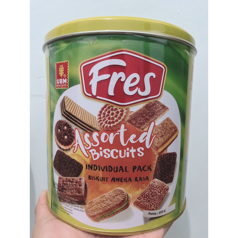 Jual UBM Fres Assorted Biscuit Individual Packs 350gr UBM Fres Kaleng Bulat Biskuit Kaleng ...