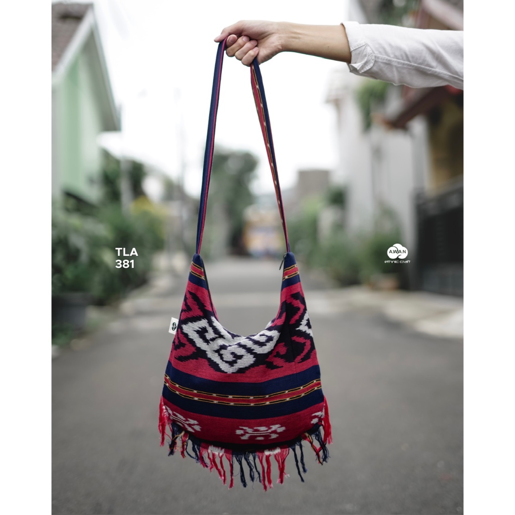 Jual Tas Selempang Etnik Tenun Toraja TLA2 by Awanethniccraft | Shopee ...