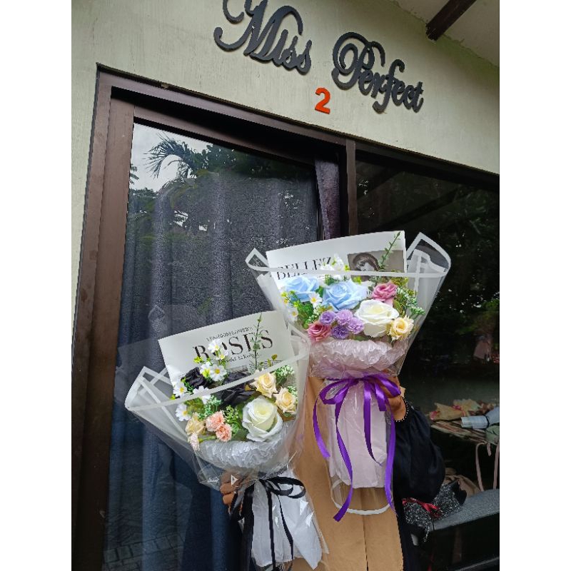 Jual buket bunga artificial mawar hitam mix aster Surabaya candy tipe ...