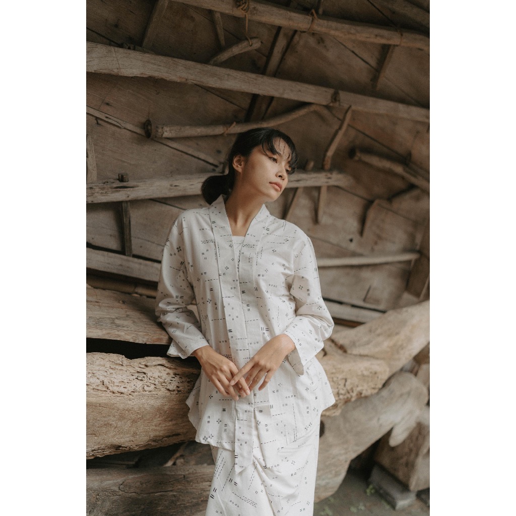 Jual Ragam Bentala - Terikat Kebaya Encim Selaras Bumi | Shopee Indonesia