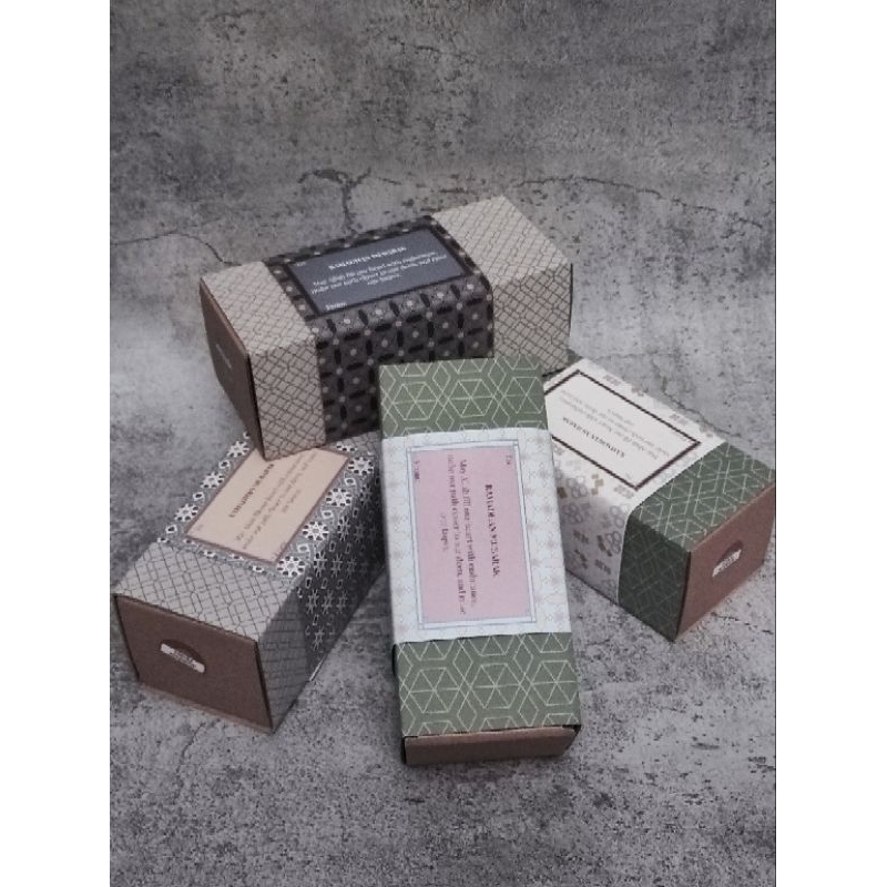 Jual Kashmeer Raya With Hampers Wrap | Sajadah Travel | Lebaran Hampers ...