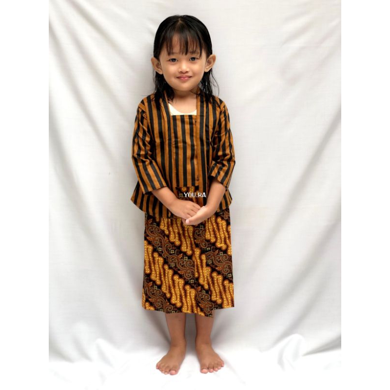 Jual Setelan Kebaya Lurik Anak//Setelan Baju Adat Jawa Anak | Shopee Indonesia