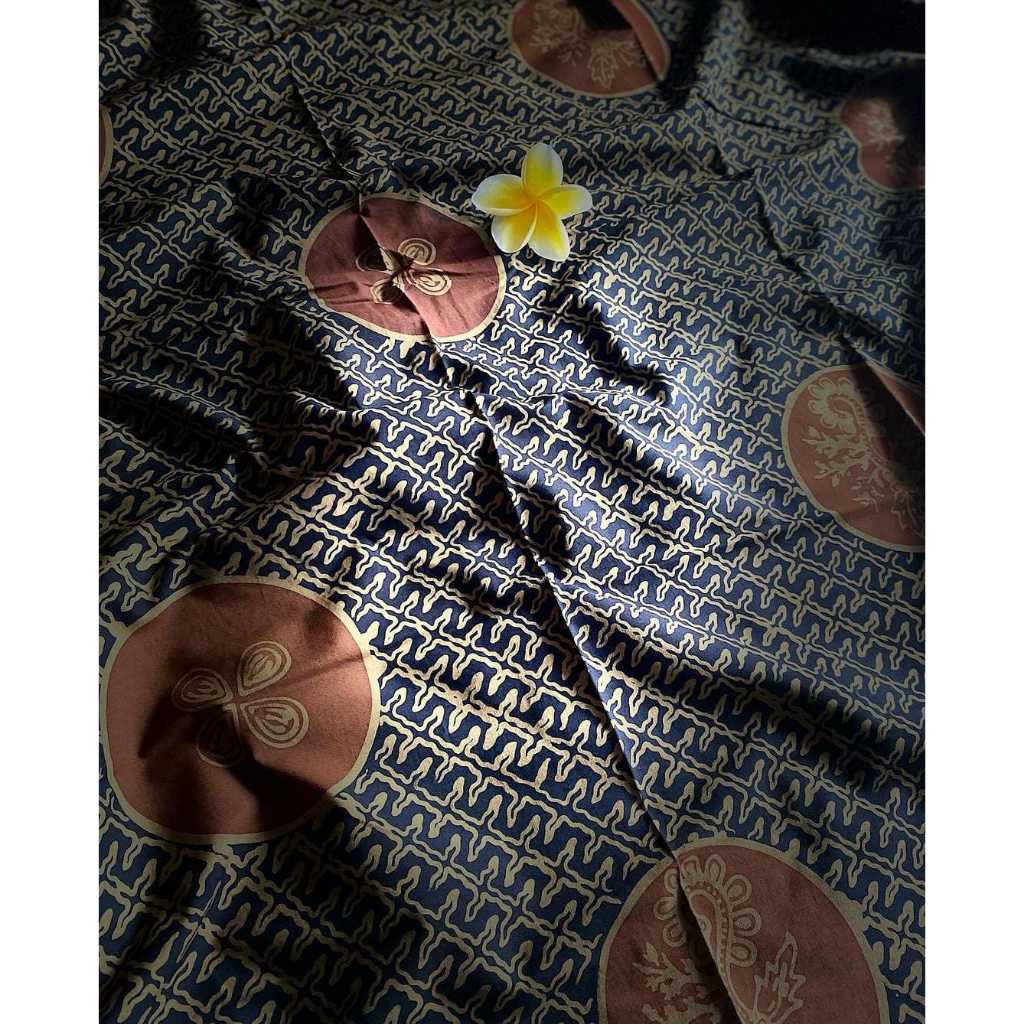 Jual Kain Batik Motif Sembrug Cacing Dan Bulatan Gajah Oling | Shopee ...