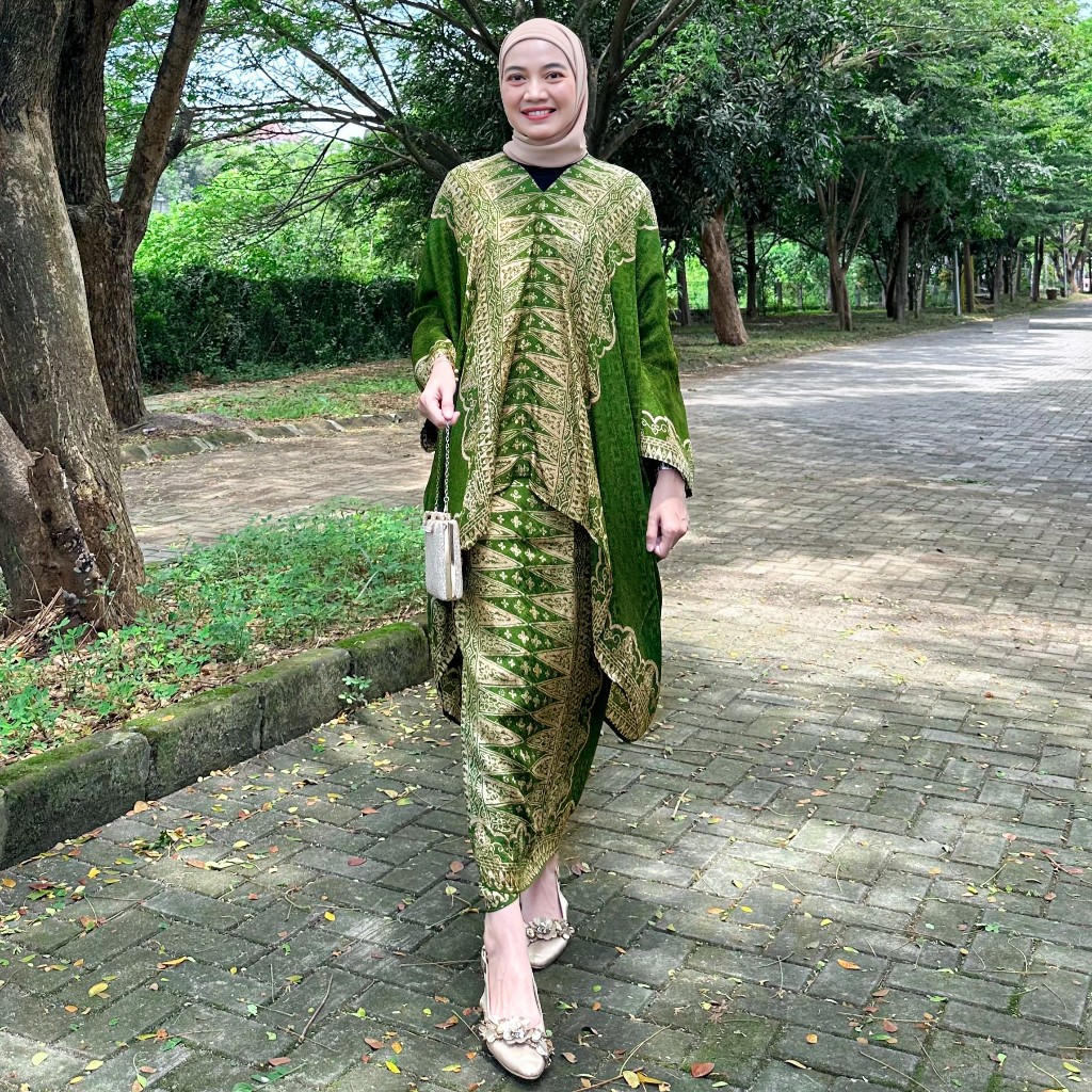 Jual ARUMI JUPRI Set Blouse dan Rok Lilit Batik Modern Viscose | Shopee Indonesia