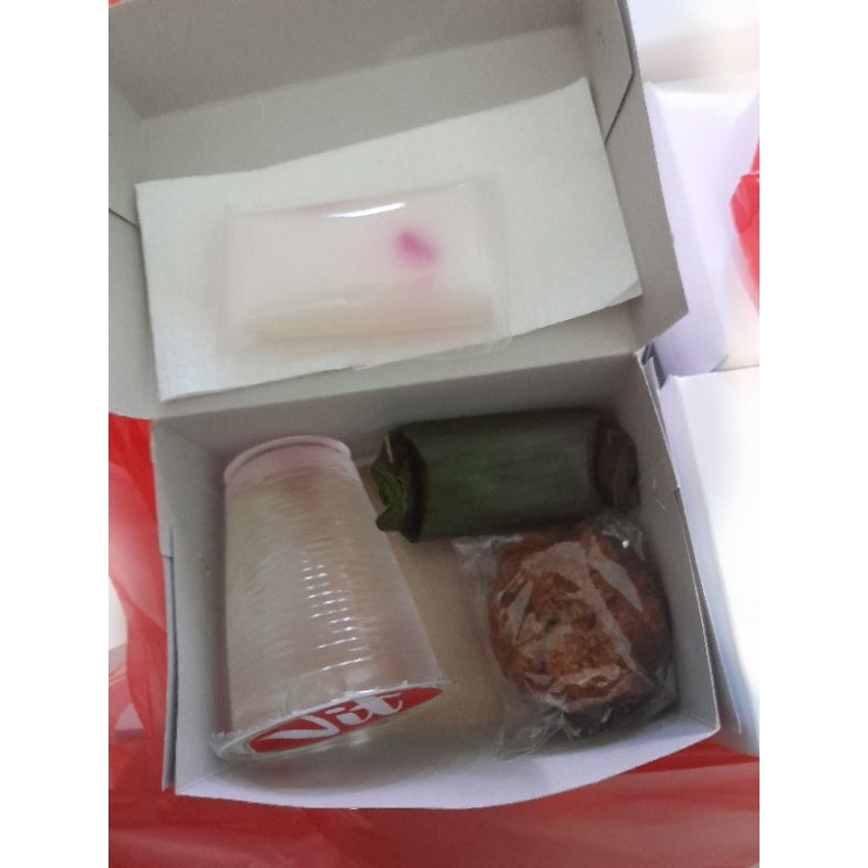 Jual Paket snack isi 3 plus air mineral gelas | Shopee Indonesia