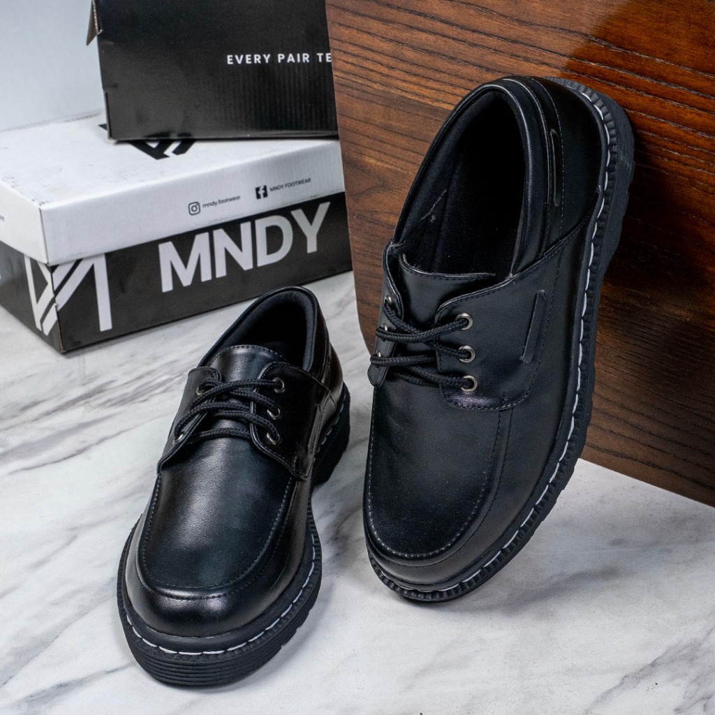 Jual MNDY OSLAN BLACK | Sepatu Pria Formal Pantofel Docmar Sol Jahit ...
