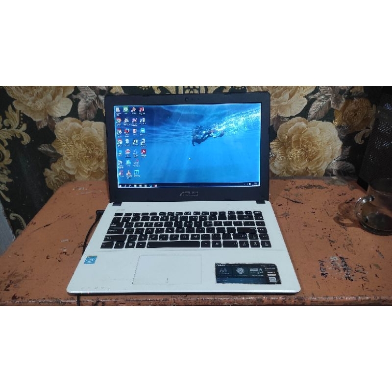 Jual Laptop Intel Celeron ram 4gb SSD 256gb batre 2 jam | Shopee Indonesia