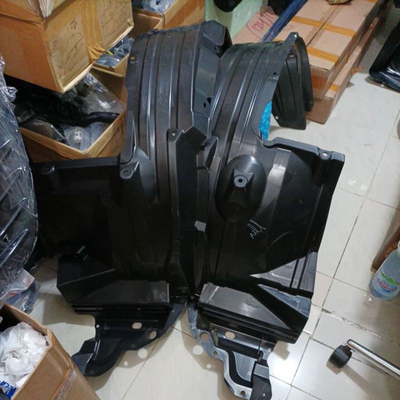 Jual Liner fender spakbor depan Toyota Fortuner vrz Hilux revo original ...