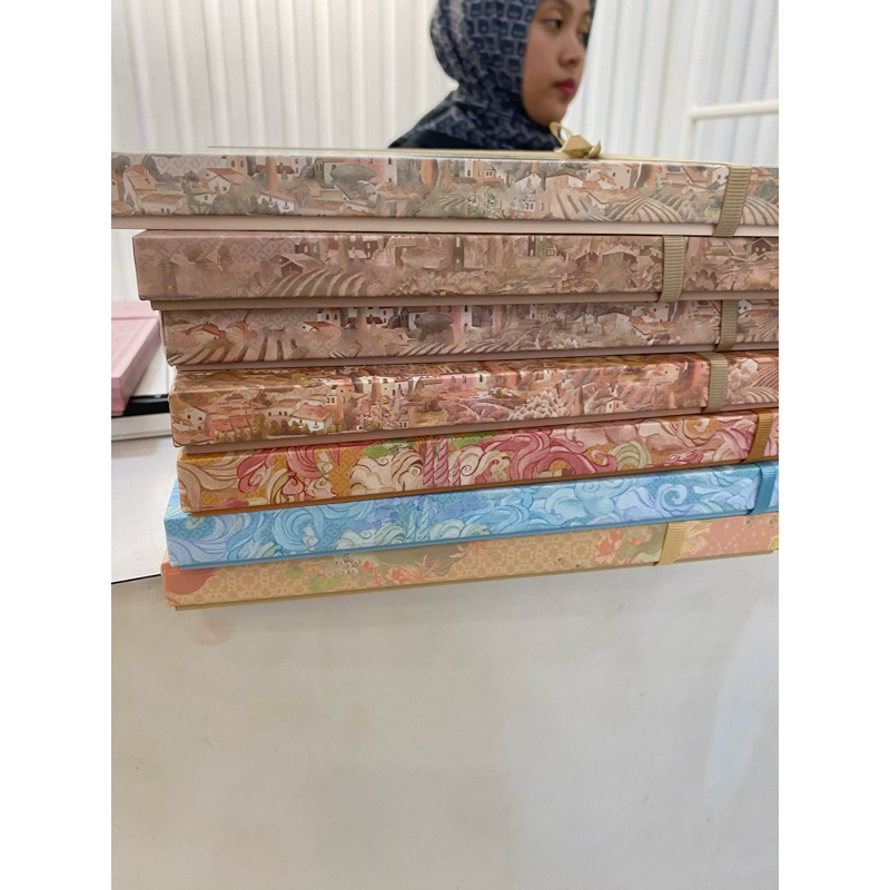 Jual buttonscarves jastip | Shopee Indonesia
